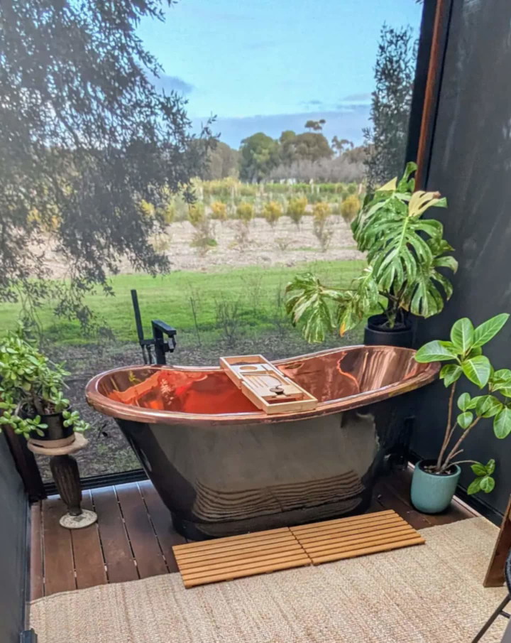 Luxe Vineyard Retreat Copper Bath Ev Charger - McLaren Vale