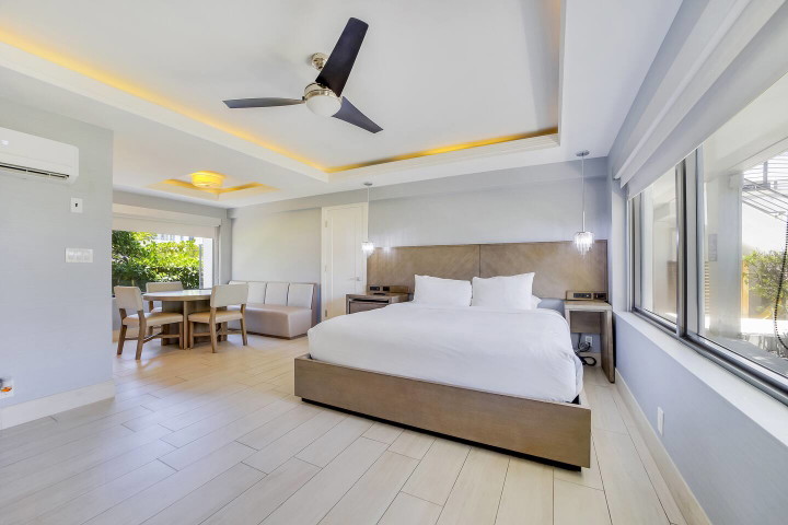 At Mine | Las Olas Suite With Pool - Fort Lauderdale, FL