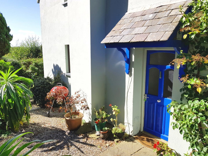 Granary Cottage -Traditional Style, Private Garden - Ireland
