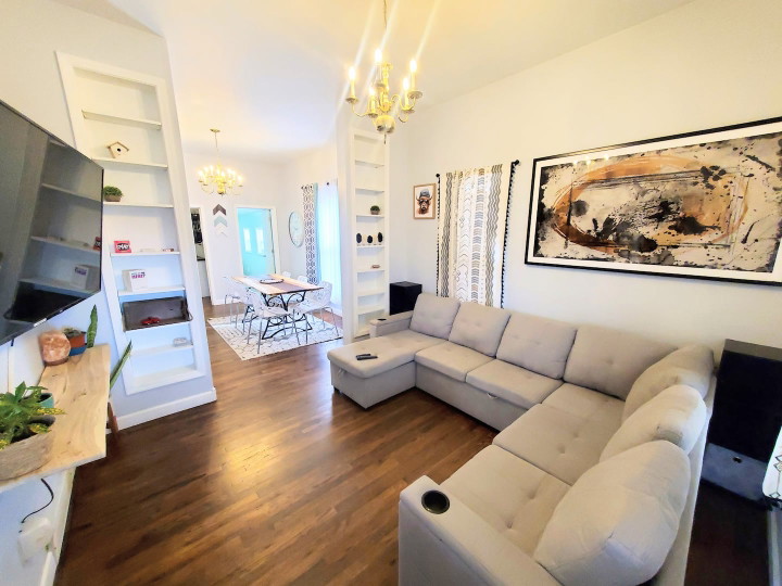 Luxury Downtown Home | Pet Friendly W/ Fenced Yard - Kearney, NE
