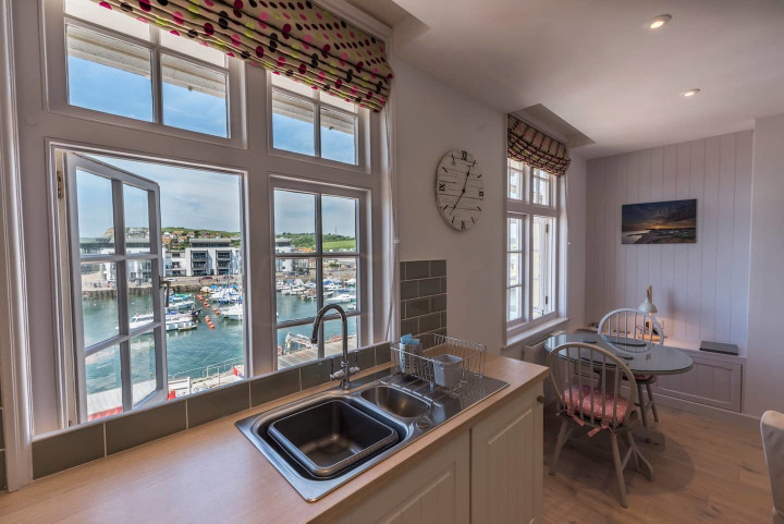 By The Harbour Apartment - Bridport