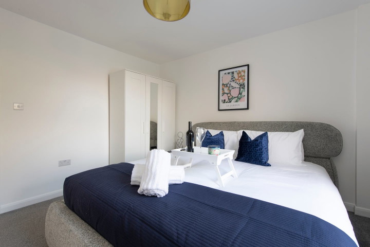 4-bed Maidstone House Sleeps 8 | Near East Station - Maidstone