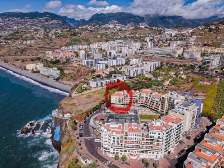 Stunning Beach Penthouse: 3 Min Walk To Beach - Madeira