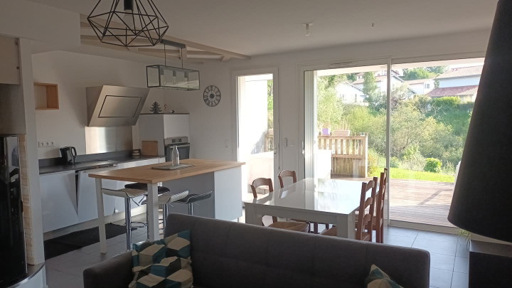 Belle Maison Basque En Duplex Proche Océan - Espelette