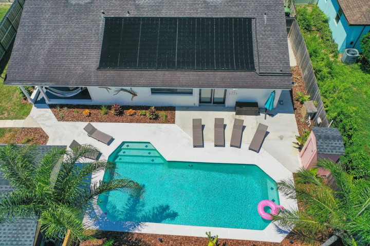 Pink Flamingo House -Pool, Gazebo, Luxury - Jacksonville Beach, FL