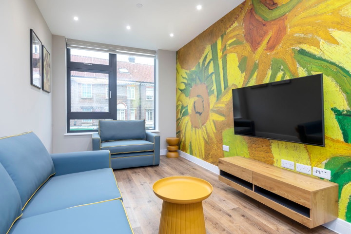 Palm Tree House Van Gogh - Bromley