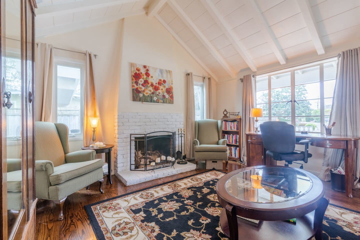 Faceb00k Stanford Cottage Home - Menlo Park, CA