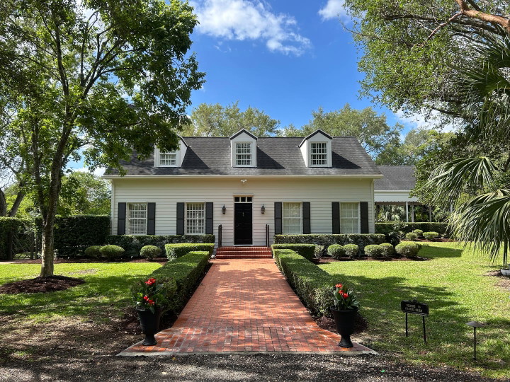 Colonial Charm - Homestead, FL