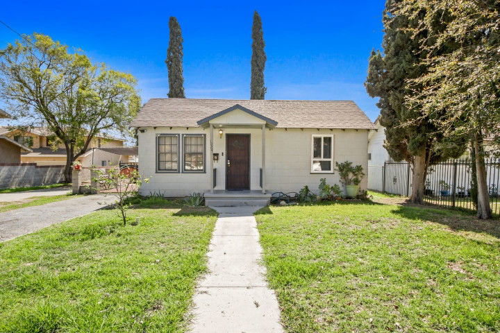 Charming 2 Br 1 Bath House Free Rv Parking - Upland, CA