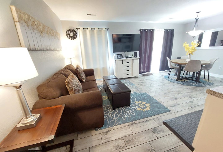 Romantic Getaway Walk-in Suite. Resort Amenities! Remodeled! Excellent Rates! - Ridgedale, MO