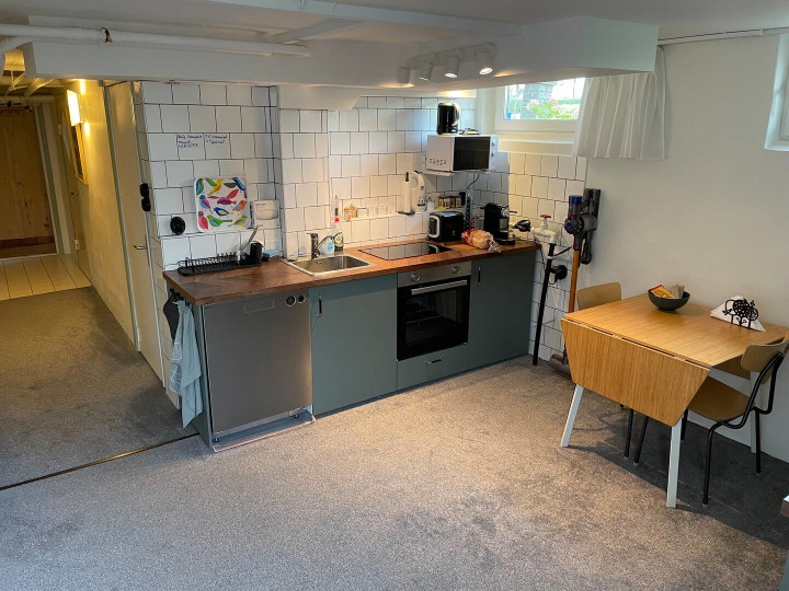 Free Parking At Renovated Basement Apartment - Sweden