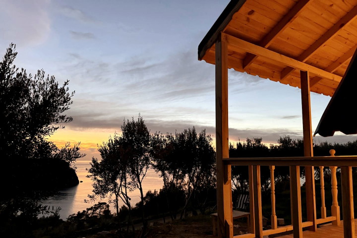 Korsan Koyu Manzaralı Bungalov - Adrasan