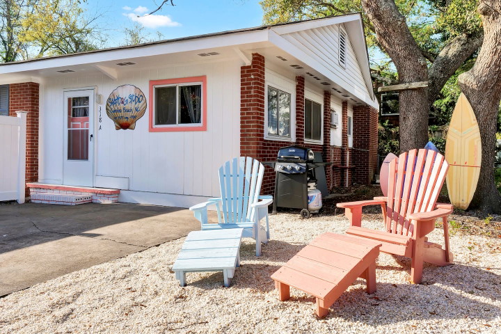 Studio Sleeps 4 & 4 Blocks From Boardwalk & Beach! - Carolina Beach, NC