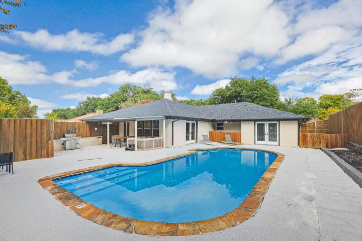 Gorgeous Sunny Home For Big Groups W/ Private Pool - Garland, TX
