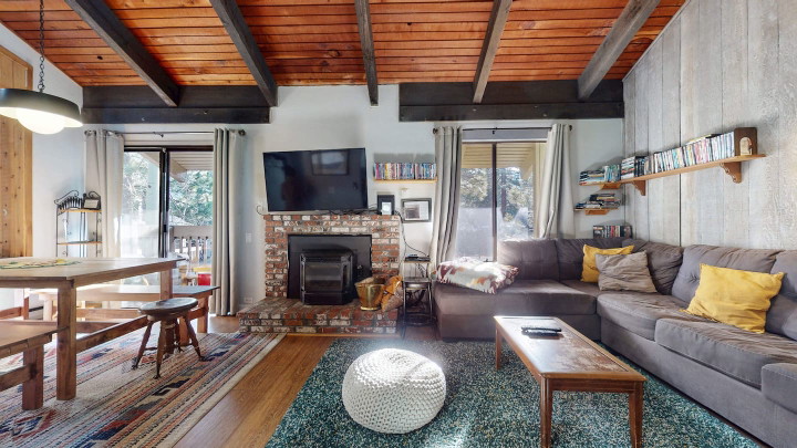 Cozy Cabin Located In The Heart Of Mammoth! - Mammoth Lakes, CA