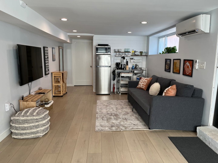 Hampdenhaus - Cozy Studio Steps From The Avenue - Baltimore, MD