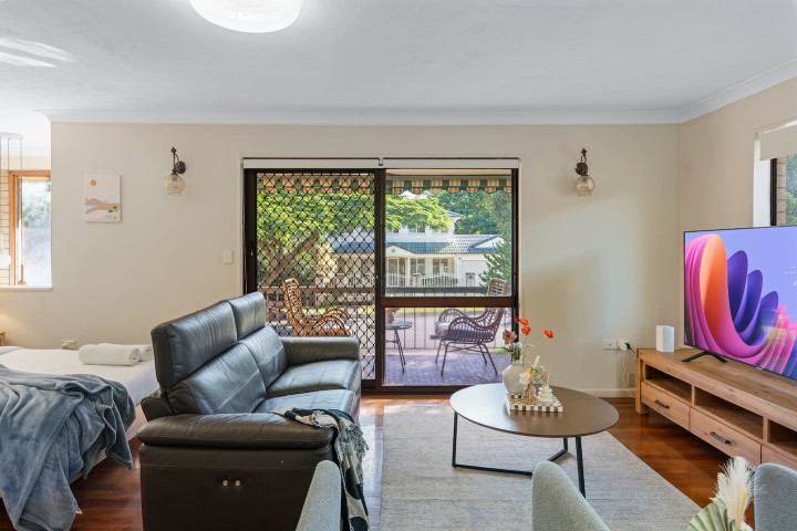 Unbeatable Value | Group/family | Roomy/convenient - Brisbane