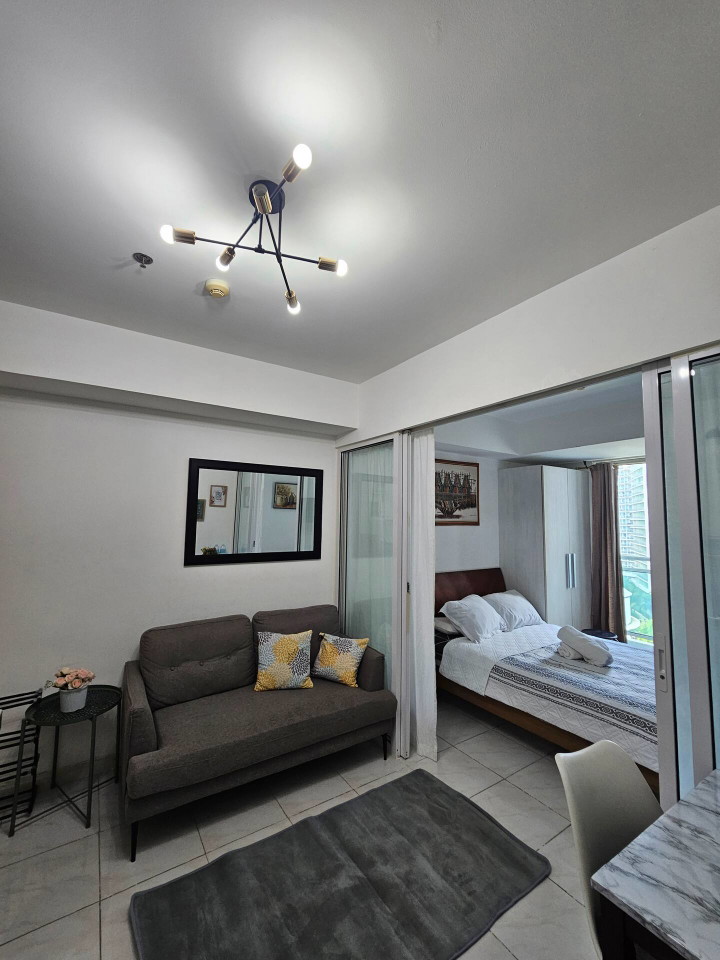 Azure Haven, An Urban Beach Staycation - Muntinlupa