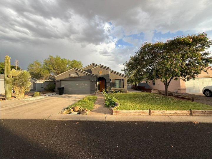 Quiet, Comfortable Home - No Cleaning Fee! - Safford, AZ
