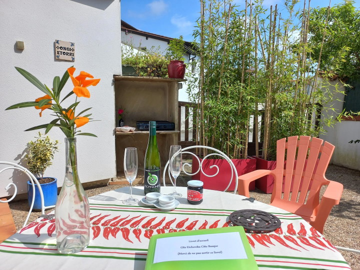 Gîte + Terrasse 3 éToiles (T2) - Océan/montagne - Saint-Jean-de-Luz