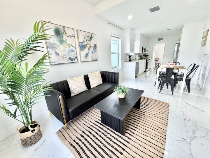 Luxury & Modern Townhouse In Boynton Beach - Boynton Beach, FL