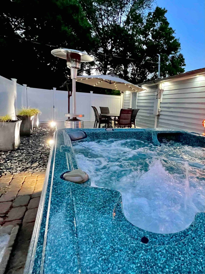 Charming River Rock Home/hot Tub/close To Downtown - Alabama