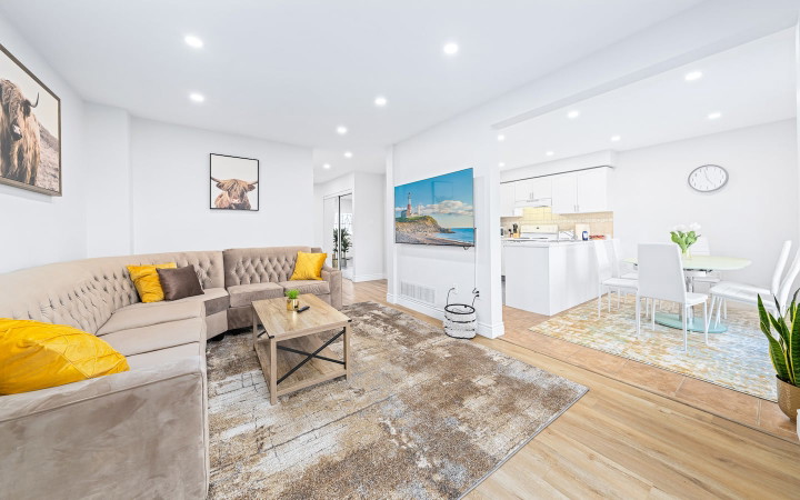 Stylish & Cozy - 4bdrm House Fast Wifi, 2.5 Bath - Barrie
