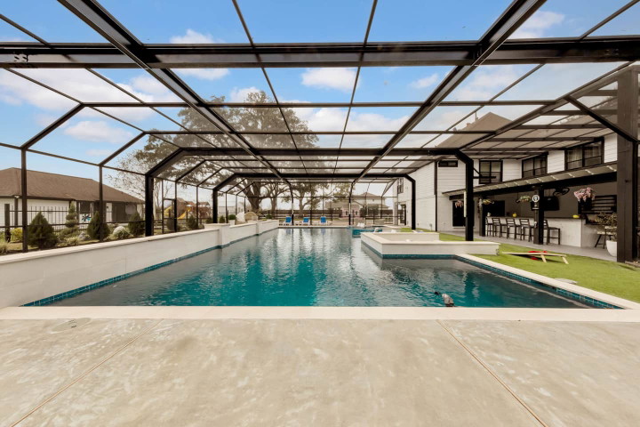 Complexe Hôtelier De Luxe Avec Piscine Et Théâtre - Katy, TX
