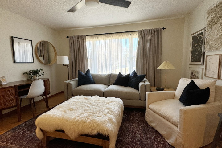 Convenient And Charming Home - Davenport, IA