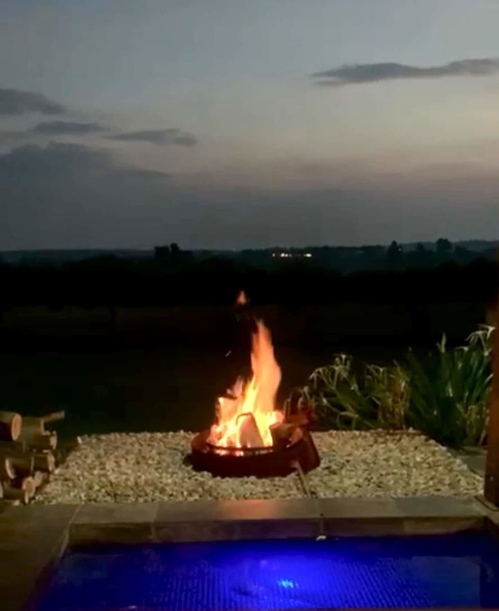 Fire-heated Hot Tub Wildlife Stay Near Pretoria - Tierpoort