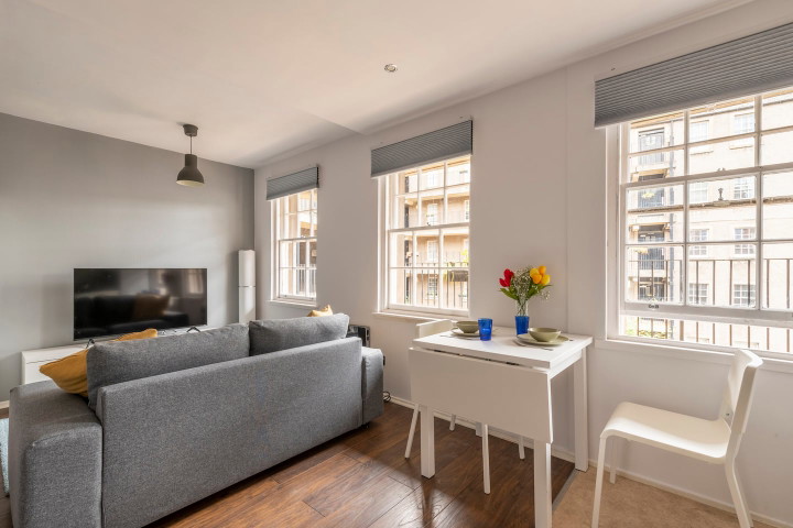 Studio Apartment (320) With Castle View - Edinburgh