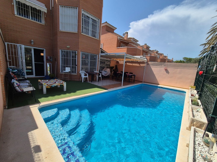 Bungavilla Con Jacuzzi Y Piscina Privada - Alicante