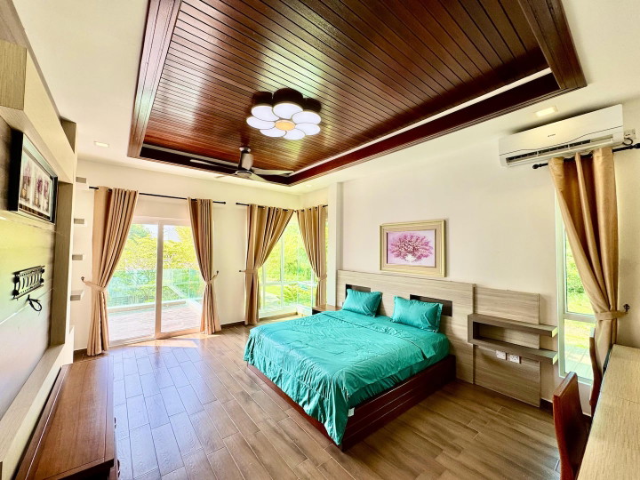 4-bedrooms Terrace House - Brunei