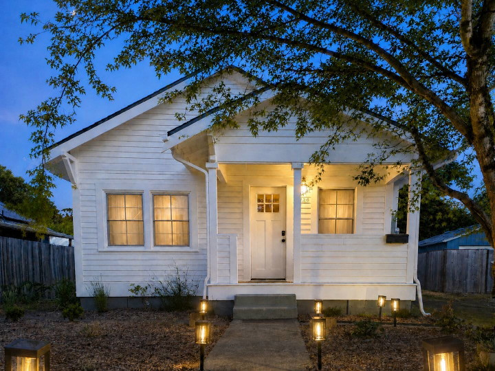 Charming 1920s Bungalow | Walk To Shops & Dining - West Linn, OR
