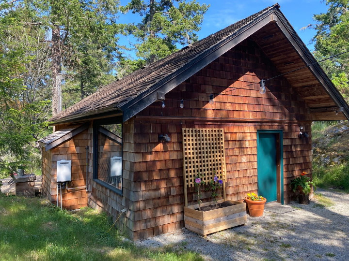 Bird Song Guest House - Salt Spring Island