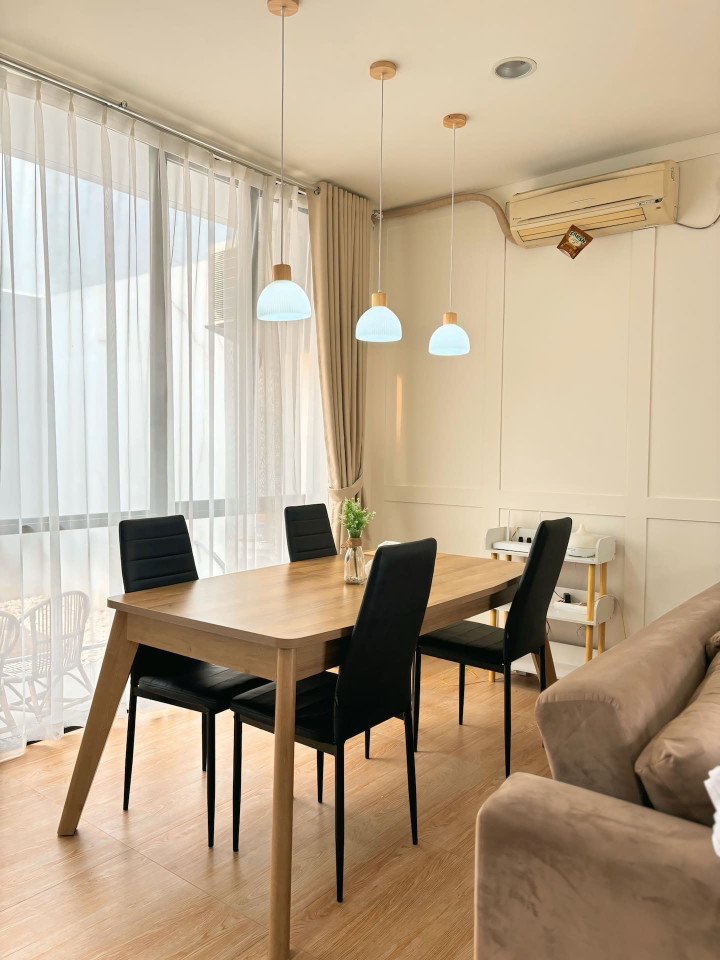 Home In Tangerang - Cozy Chic And Spacious - Jakarta