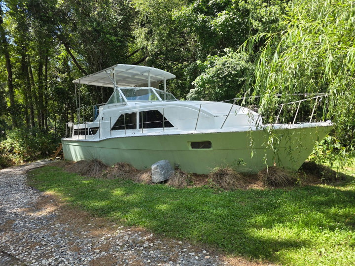 Hakuna Matata Yacht House Experience - Summerville, SC