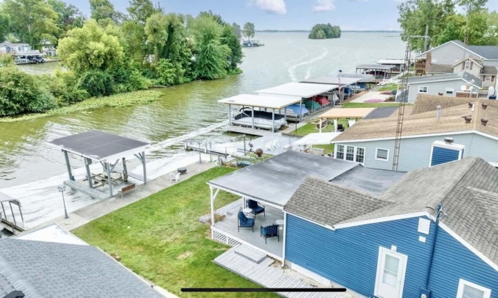 Waterfront Retreat W/king Bed, Boat Docks & Kayaks - Indian Lake, OH