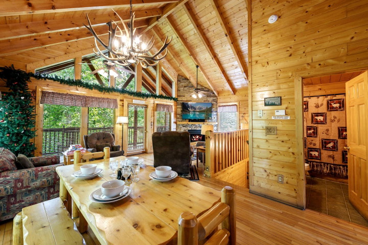 Cozycabin/hottub/gamerm/2decks/neardollywood - Pigeon Forge, TN