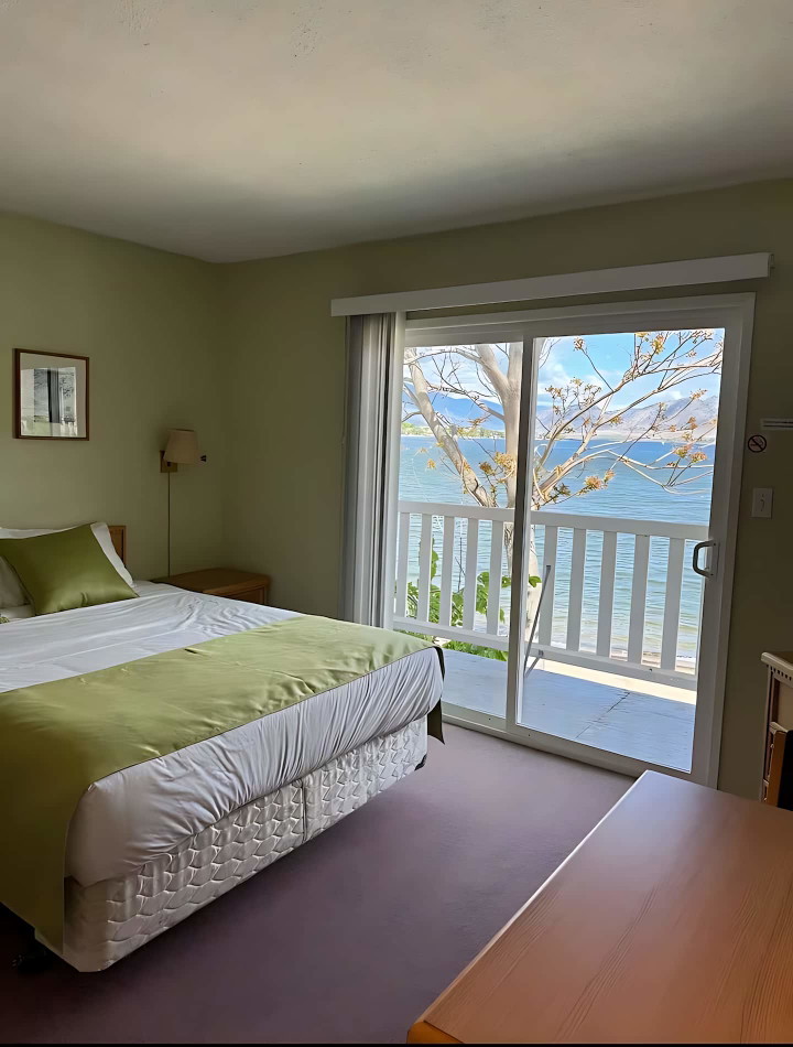 Suite 19 Green Gables Resort, Lake View Retreat - Osoyoos
