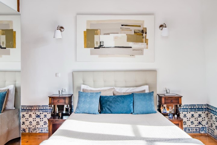 Explore The Picturesque Alfama Neighborhood In A Quaint Flat - Lisbon