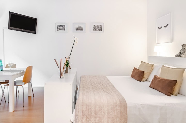 Bright Studio Apartment In Minimal Style A Few Steps From Corso Buenos Aires. - Milan