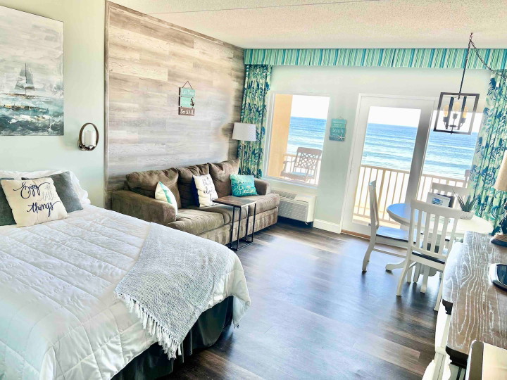 Oceanfront, Private Balcony, Panoramic View Ocean - Kittery, ME