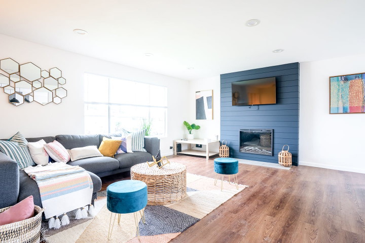 Beacon Hill Farmhouse, Sleeps 12 + 4 Parking Spots - Seattle, WA