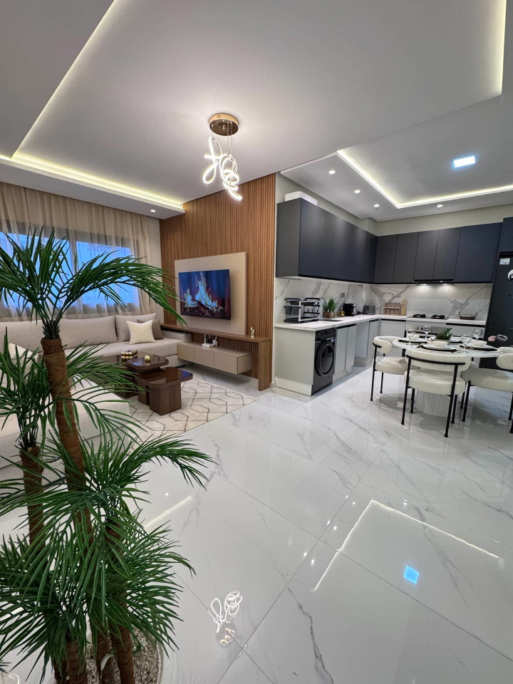 Stylish Apartment Steps From The Beach-marina, Tgv - Tangier