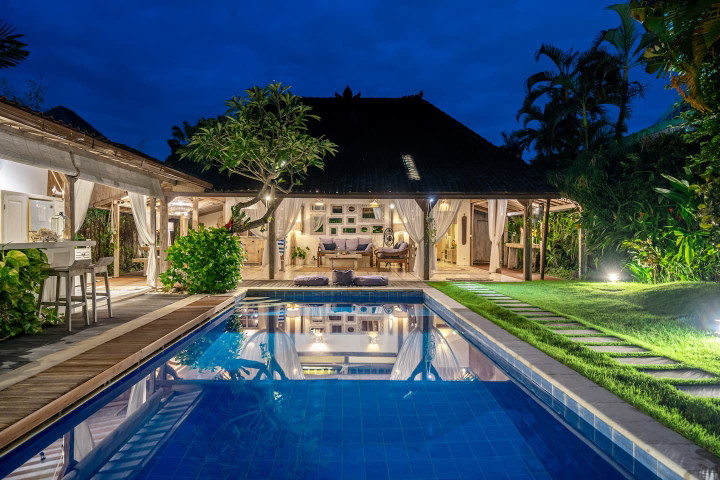 Iconic 2br Joglo | Big Private Pool | Berawa Beach - Bali