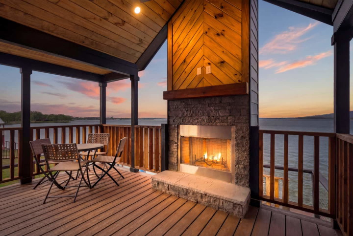 Lakefront Retreat Featuring Outdoor Fireplace - Mount Pleasant, TX