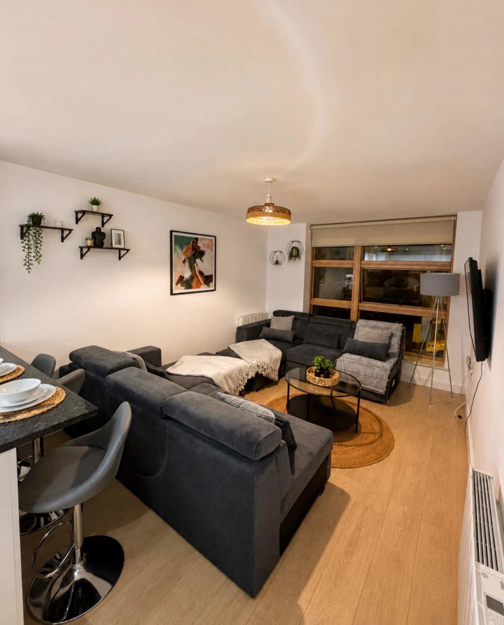 Cosy London Flat | Private Parking | Sleeps 6 - Londen