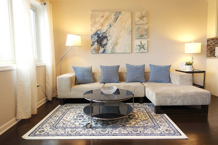 Convenient & Spacious 3br Condo W/free Parking - Chicago, IL