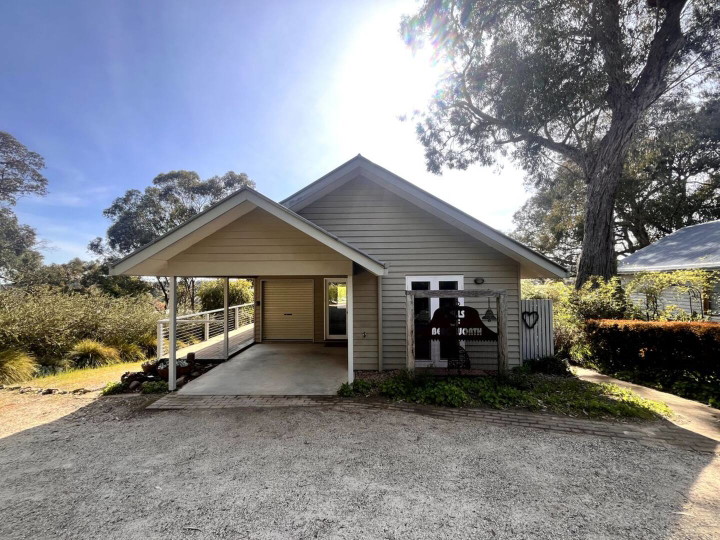 Bells Of Beechworth - Views To Take Your Breath Away - Beechworth